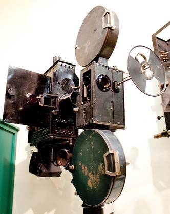 How Hollywood Became the Center of the Film Industry | Broken Secrets